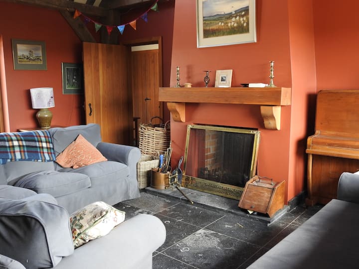 Spacious Family Home With Rural Views - Clonakilty