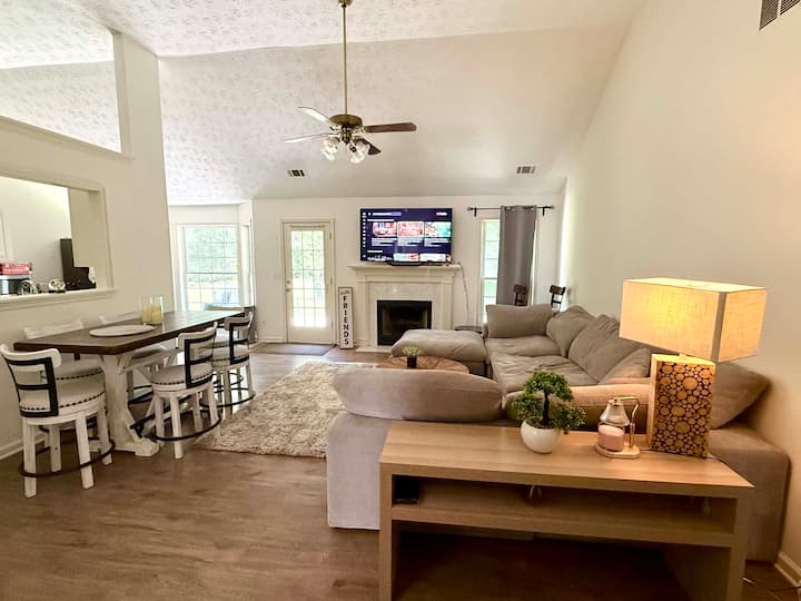 Cozy Sugarloaf 3/2 Ranch Home Fenced Yard, Tesla - Duluth, GA