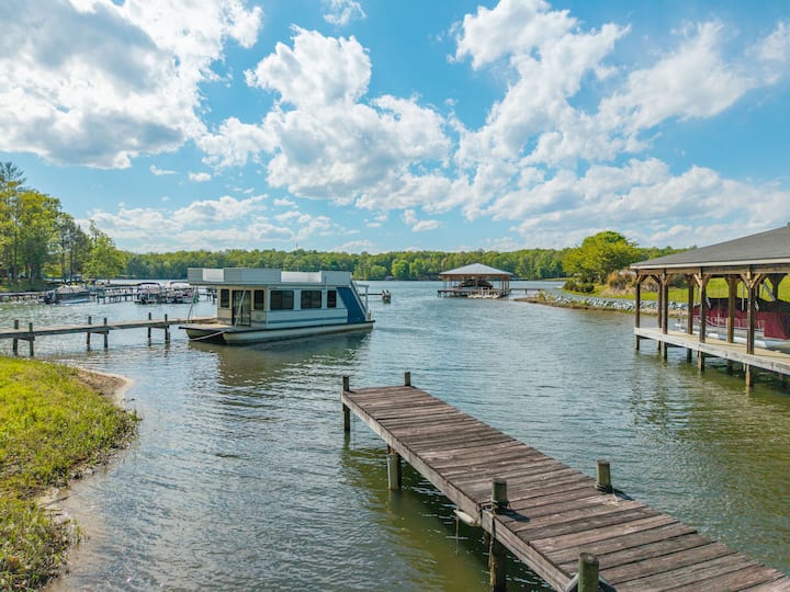 Cove Retreat At Lake Anna Marina - Lake Anna, VA