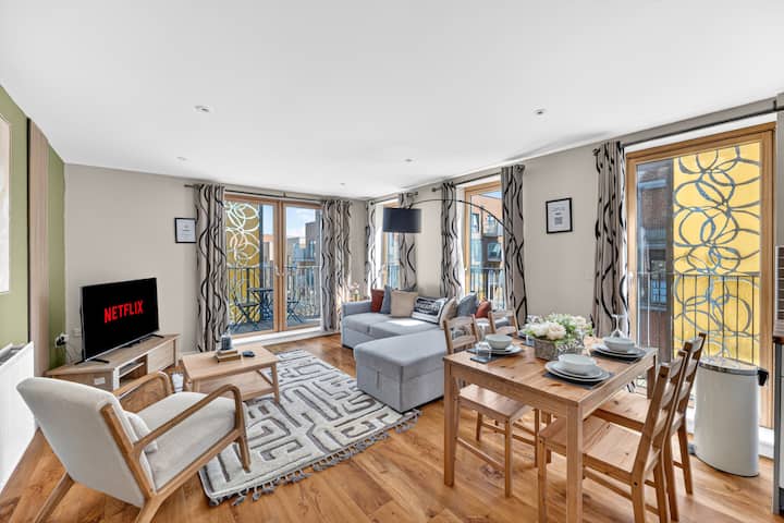Beautiful Flat • Balcony • City Centre • Parking - Milton Keynes