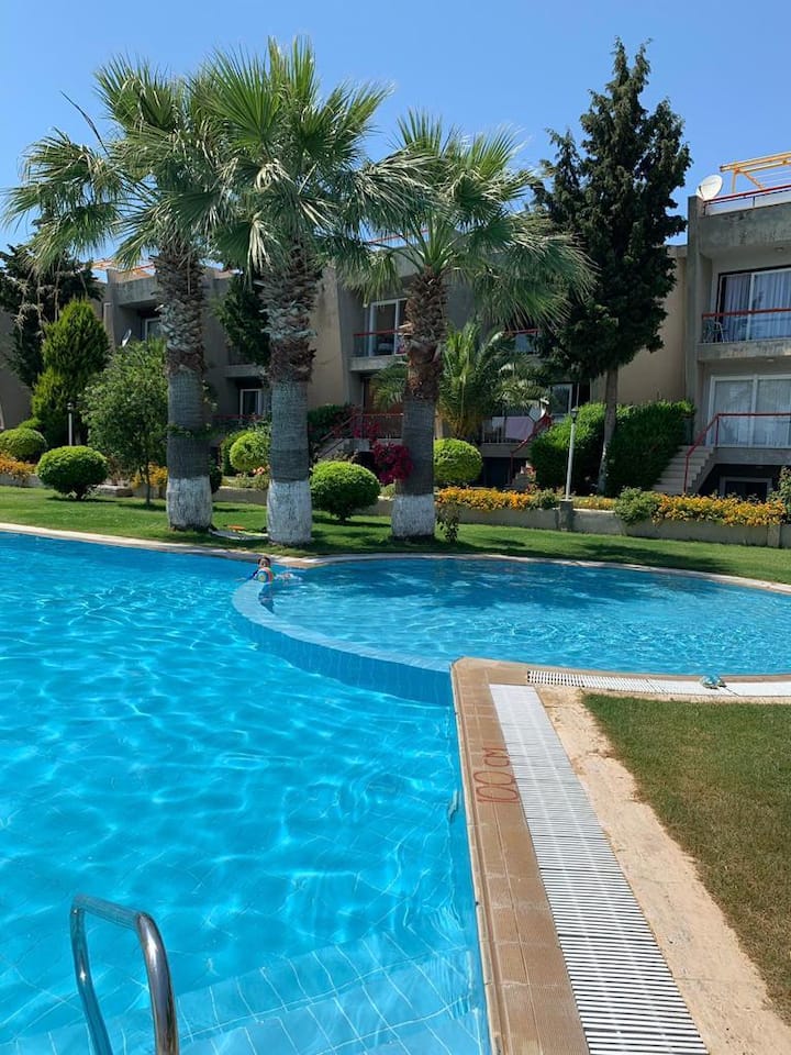 3+1 Havuzlu Deniz Manzaralı Plaja Yakın - Kuşadası