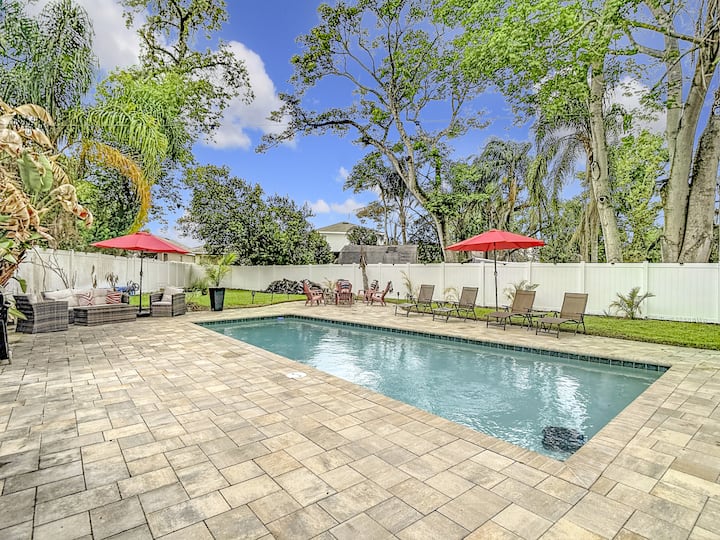 Private Pool, Games & Firepit Tampa Fun House - 