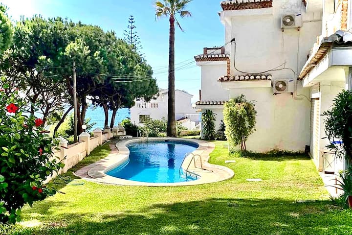 Entire Home 1 Min To The Beach And Across The Pool - Sitio de Calahonda