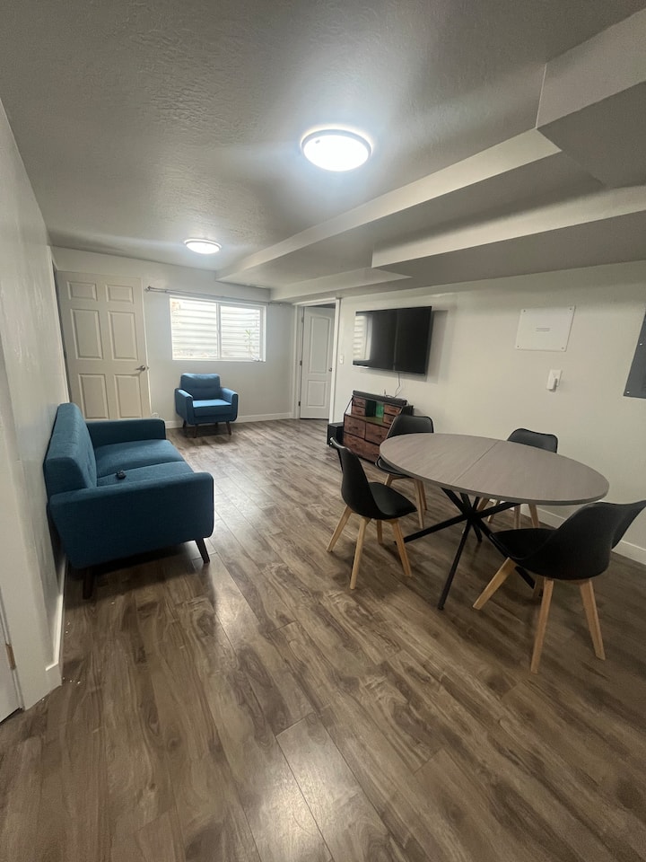 Spacious Modern Basement Guest Suite. - West Valley City