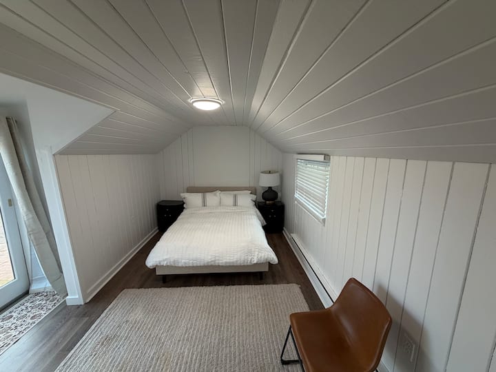 Hamptons Cottage Quiet, Modern, Gut Renovated New - Eastport, NY