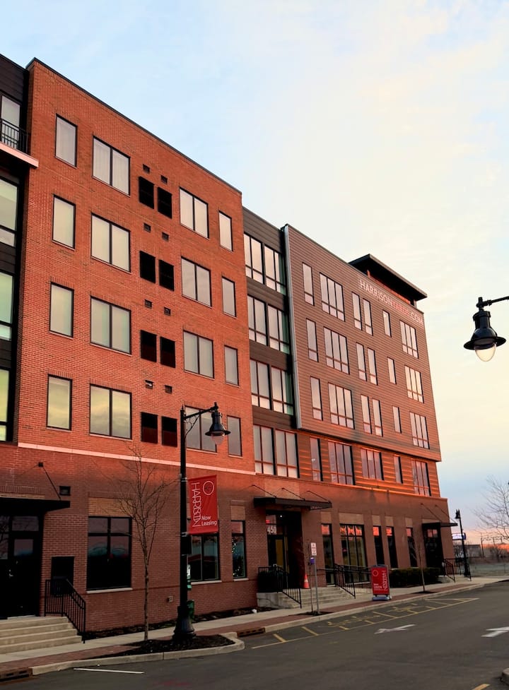 Luxury Apartment Near Train Stations & New York - Harrison, NJ