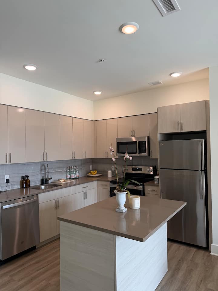 Luxury Studio Apartment Near Train & New York - Harrison, NJ