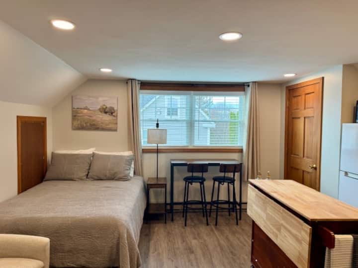 Cozy Studio Getaway | Near Downtown Dining & Arts - Waterville, ME