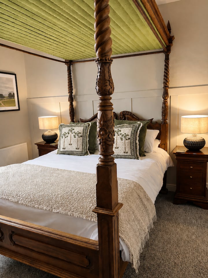 Raven Suite - 2 - Much Wenlock