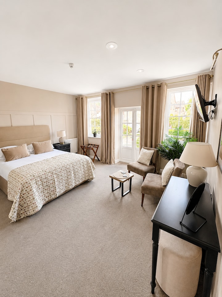 Raven Suite - 5 - Bridgnorth