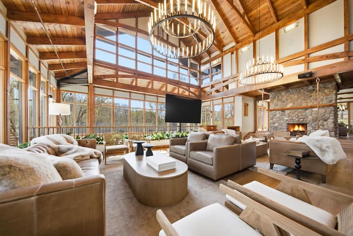 Afton Lodge 10,000sqft/indoor Pool/hot Tub - Hudson, WI