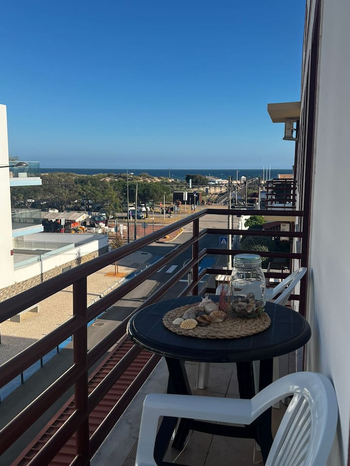 T2 Na 1º Linha Da Praia De Altura Com Vista Mar - 