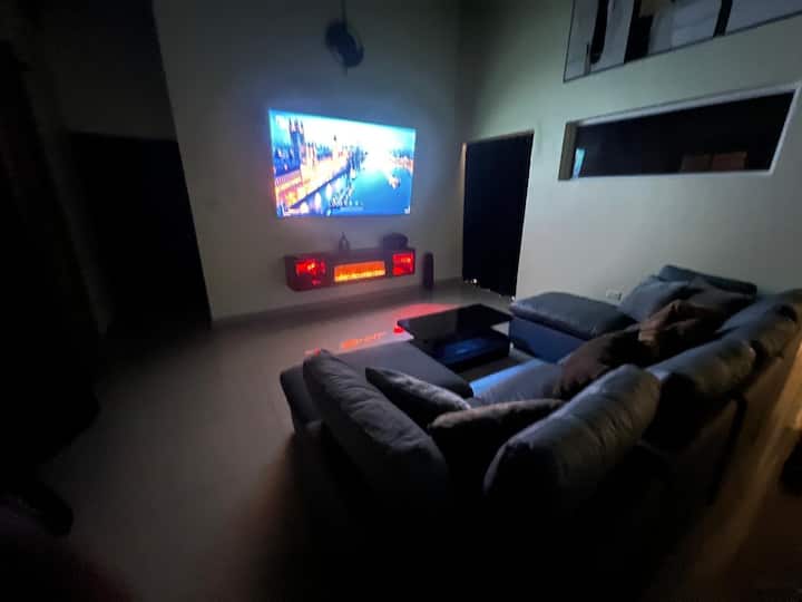 Dm Luxury Suites - Kingston