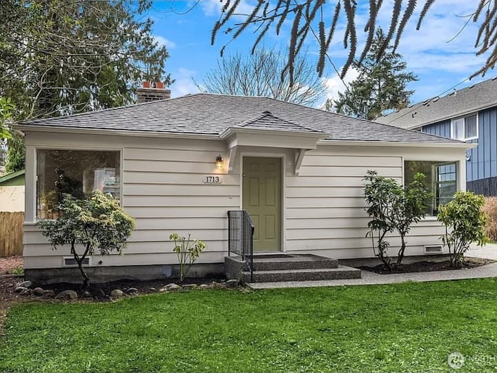 A Cozy 2br House W/ Ac - Shoreline