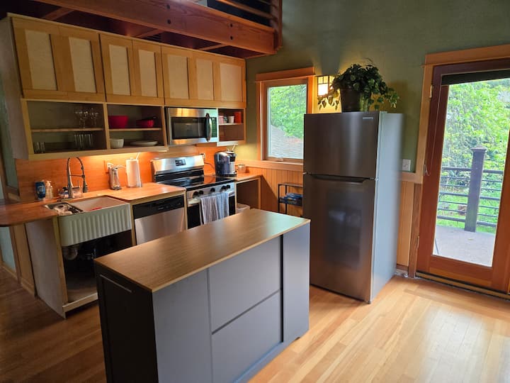 Heron's Nest, Elegant King Master Suite, Pnw Zen - Eugene, OR