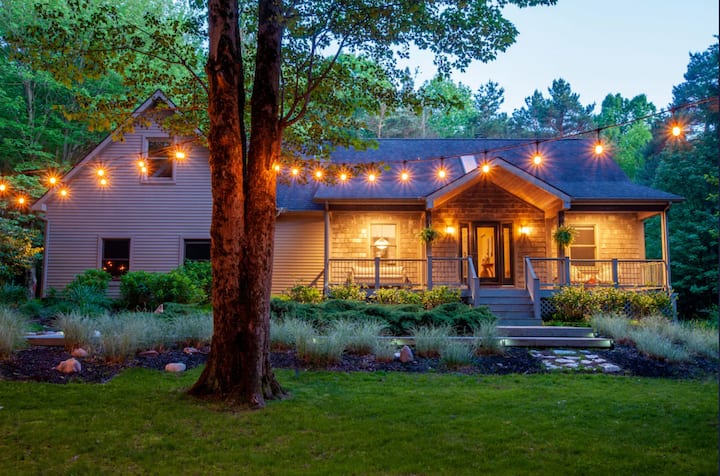 Large, Secluded Wooded Retreat, Steps To The Lake - Saugatuck, MI