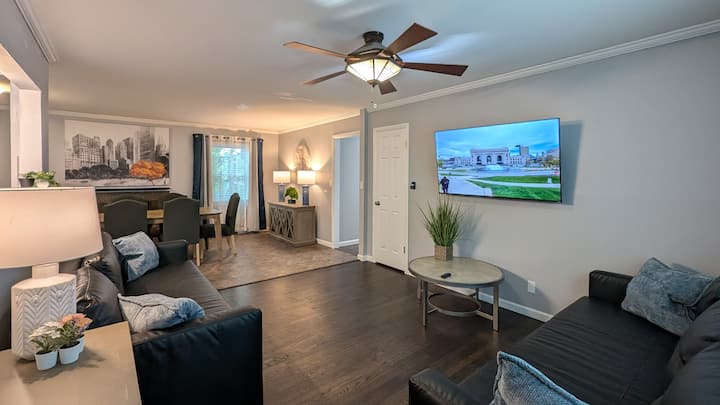 Stylish Ranch In Op | Quiet | Great Location - Overland Park, KS