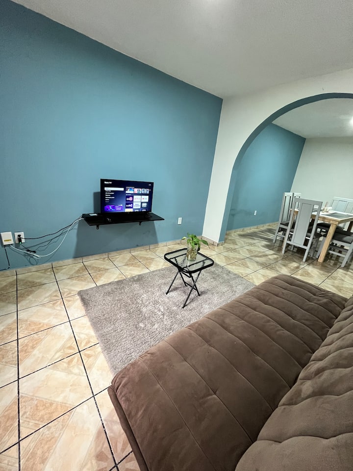 Casa Con Cochera Una Sola Planta - Uruapan