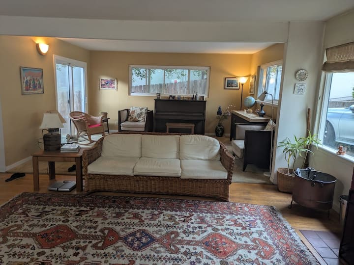Peaceful Escape In Belmont; Deer In Backyard - San Mateo, CA