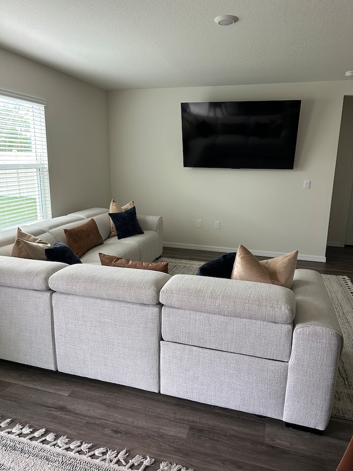Oasis Vacation Rental - Davenport, FL