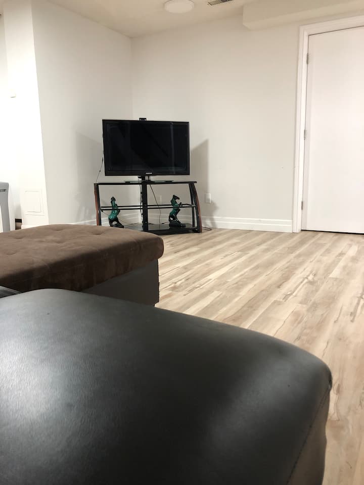 2 Bedroom Entire Lower Unit Complimentary Parking - Waterloo, Ontàrio, Canadà