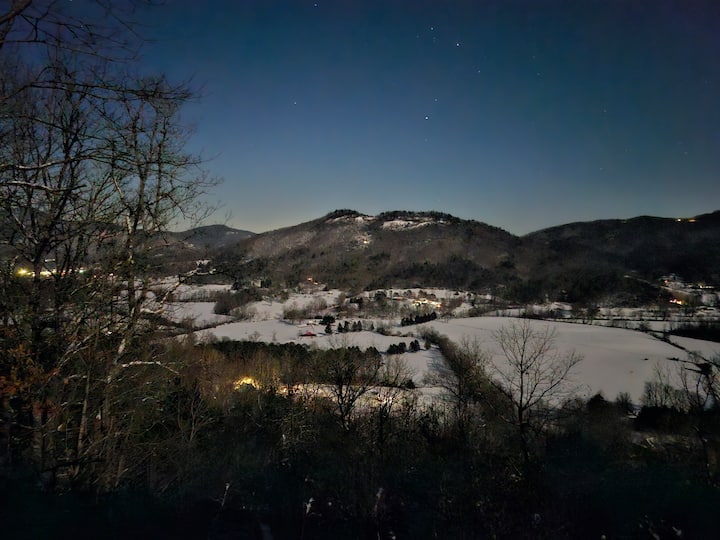 Alexander's Aerie - Dillard, GA