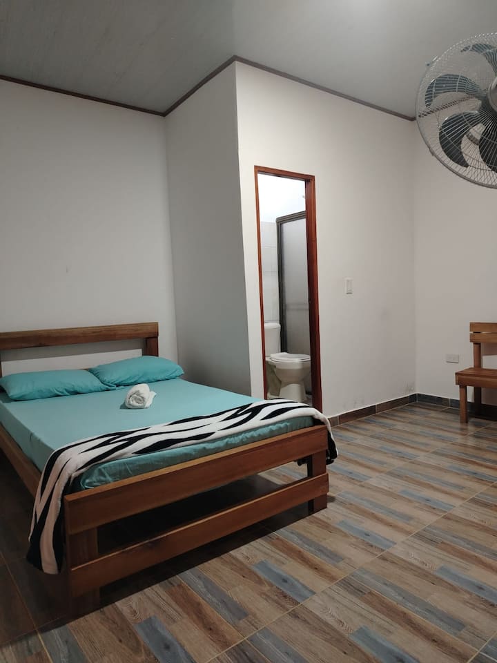 Habitación 102-cama Doble-tv-ventilador - San Carlos, Antioquia, Colombia