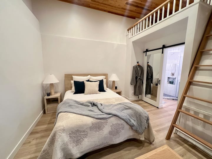 New Surfliner Luxury Loft | 1 Min To Pier & Beach - San Clemente, CA