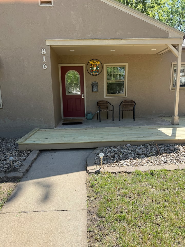 Cozy Cottage In Central Sioux Falls - Sioux Falls, SD