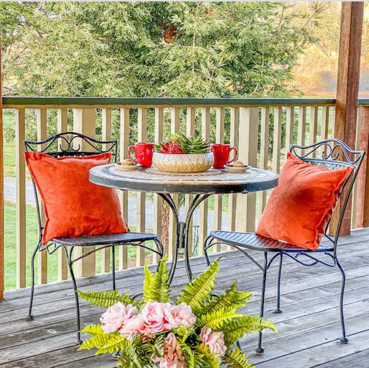 Riverview - Cozy Home By The River (Above Office) - Klamath, CA