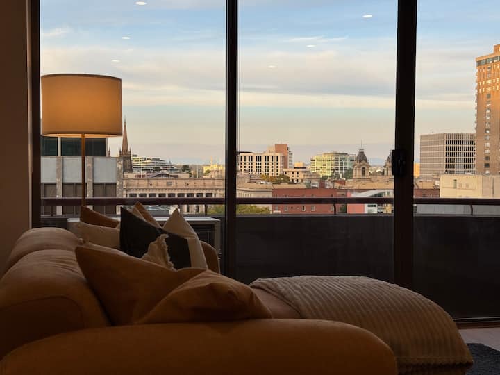 Spacious Cbd Retreat With Parliament & City Views - Melbourne