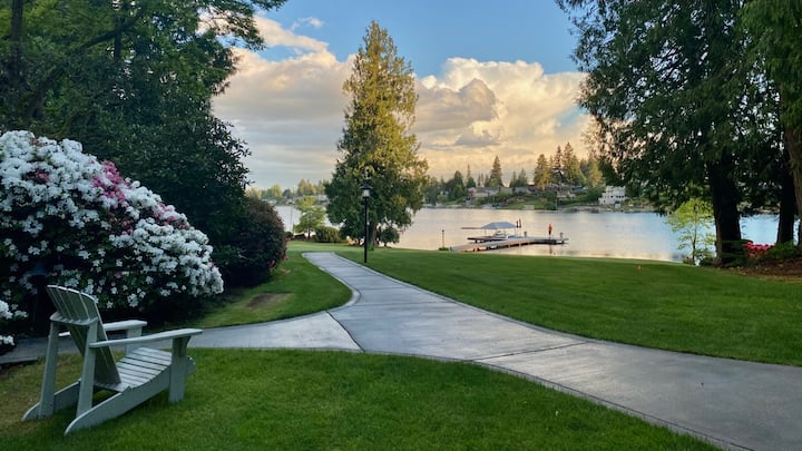 Lakefront. Sweeping Views Of Mt. Rainier. - Kent, WA
