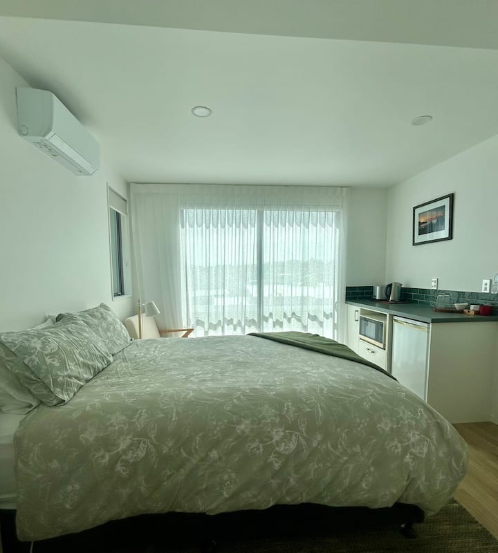 Tranquility Studio - Raglan