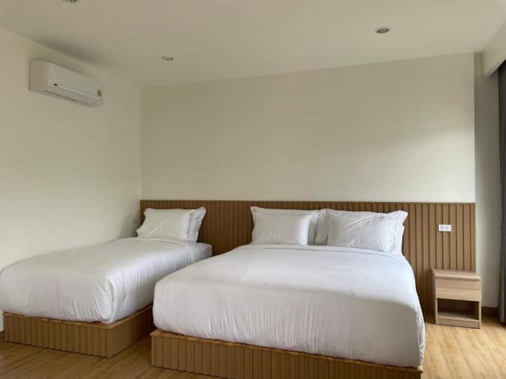 Cozy Deluxe Triple, Garden, 3km. To Walking Street - Prachuap Khiri Khan