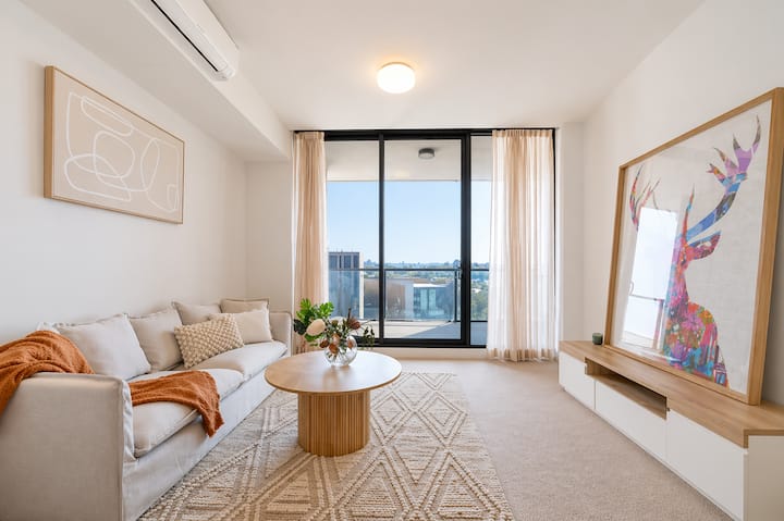 Modern 2br Apartment With Parking | Near Airport - Rosebery