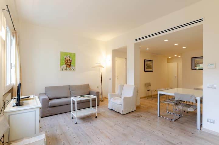 Spacious Family Retreat - Two Flats With Balcony - Portofino