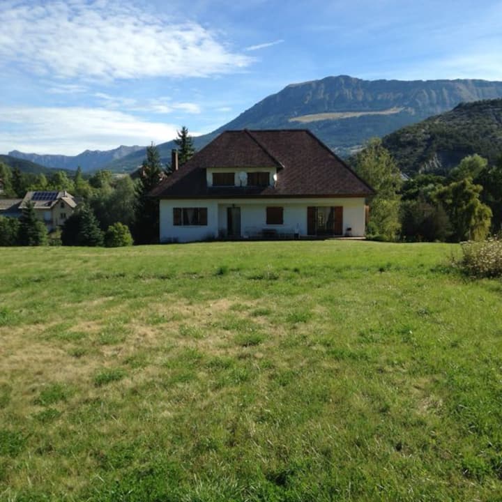 Maison Familiale Avec Espaces Communs Spacieux - Montclar