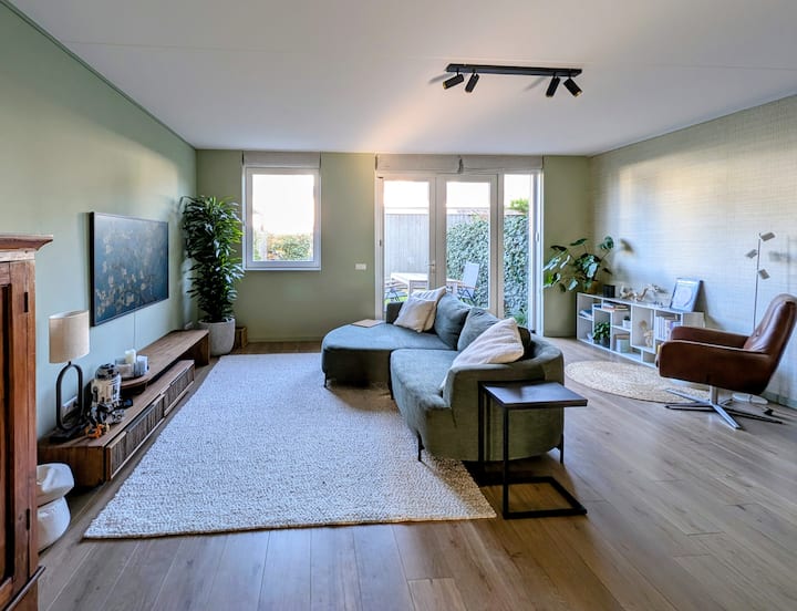 Family Home With Garden, Parking & Foosball Table - Weesp