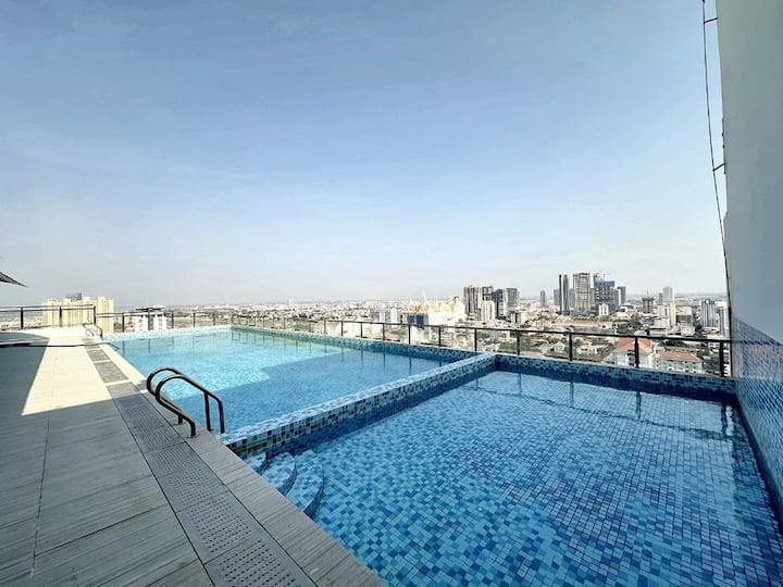 Stylish Penthouse Condo With Pool, Gym And More. - Phnom Penh