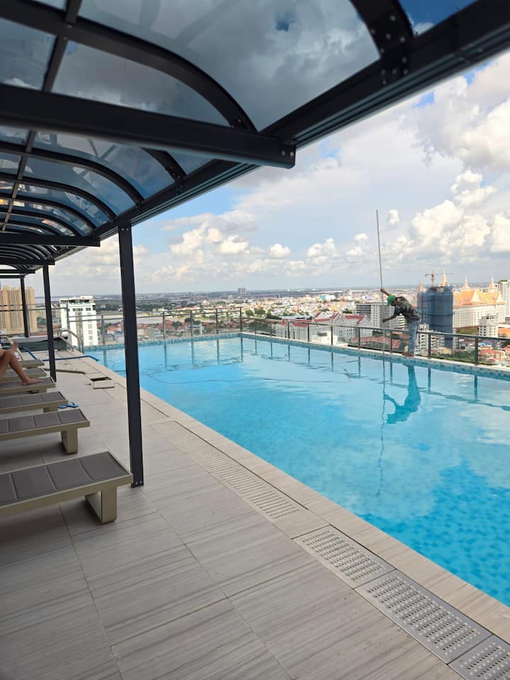 Stylish Penthouse-view Condo With Pool, Gym & More - Phnom Penh