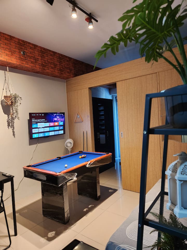 1 Br And Balcony With Pool Table (T5 Newest Tower) - Quezon City