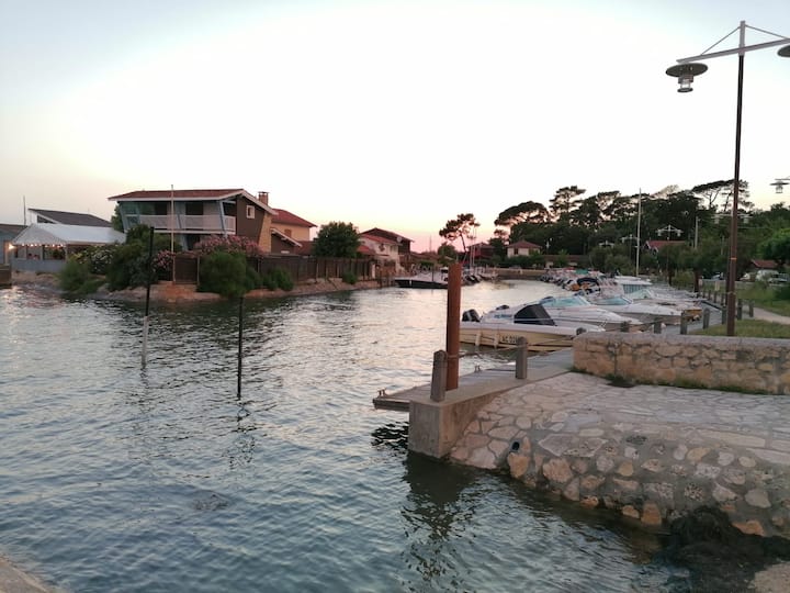 Maisonnette Au Vieux Port Les Pieds Dans L'eau - Lanton