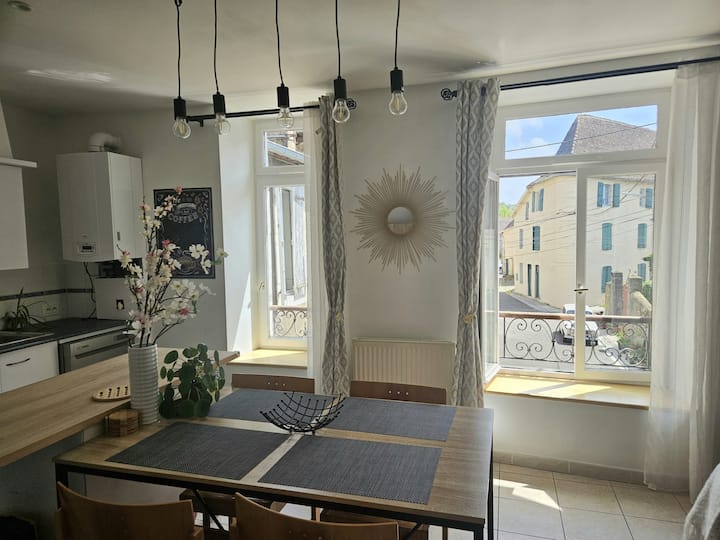 Appartement 2 Chambres Avec Garage En Centre-ville - Salies-de-Béarn