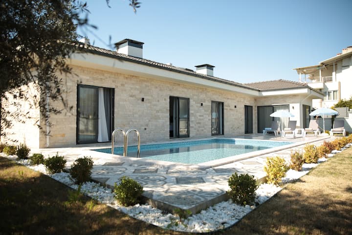 Modern Korunaklı Lüks Havuzlu Villa Mimoza - Dalaman