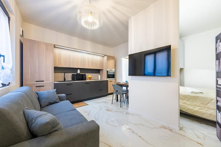 Guesthost - Piazza Garibaldi Lovely Studio Flat - Parma
