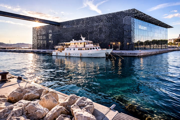 Yacht Vintage Privatisé - Nuit à Bord Marseille - Marseille