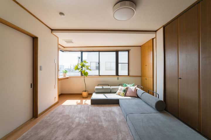 Fuji City Base｜日だまりの宿 富士_繁華街の中心,昭和レトロな温かみのある宿 - Fuji