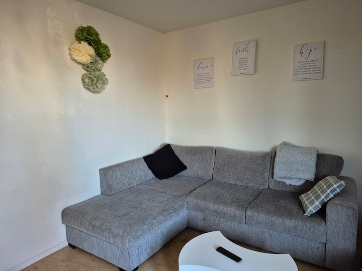 Spacious And Cozy 2-room Apartment In Stockholm - Stockholm