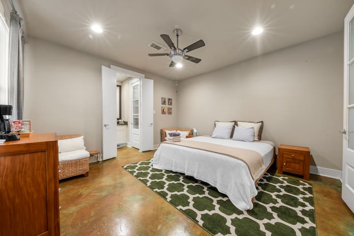 1st Floor Guest Suite In Midtown | Ceraweek |
Nrg - Houston, TX