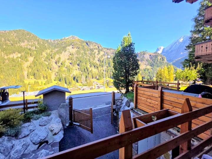 Casa Indipendente Con Giardino Vista Dolomiti - Canazei, TN, Italie